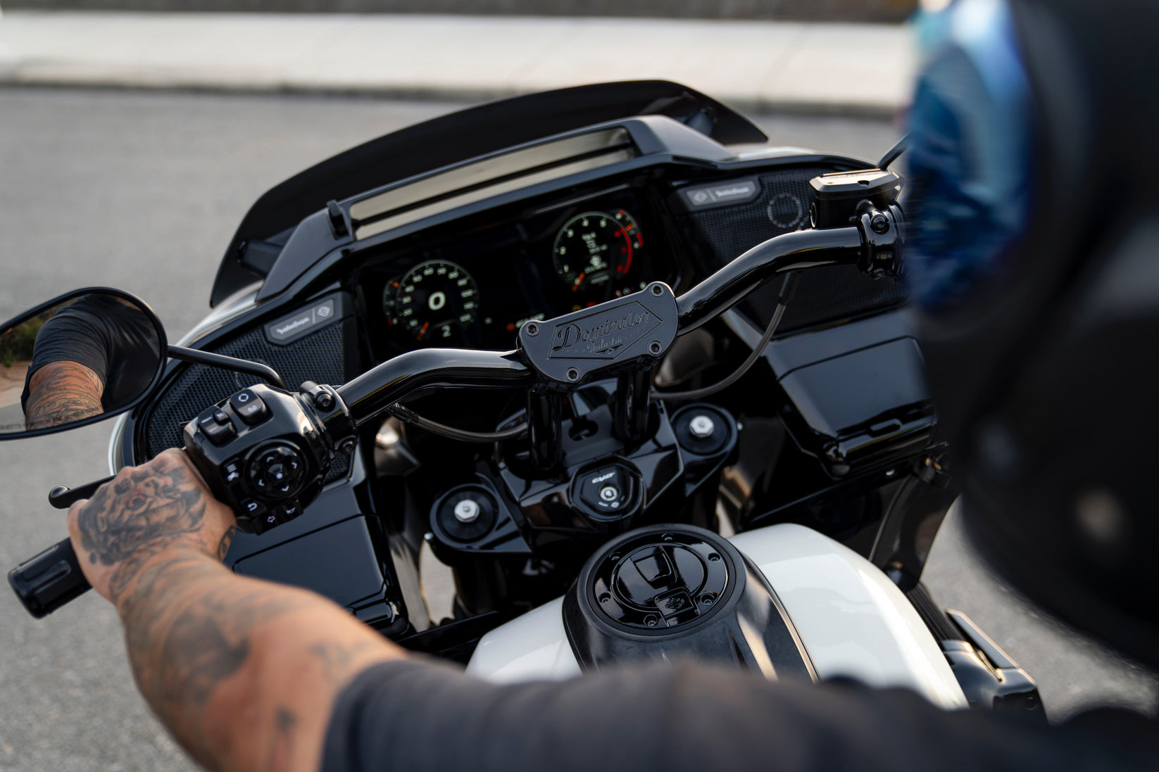 Pullback Riser & 1 1/4" Low Bend Moto Bar Combination for 2023 CVO & 2 ...