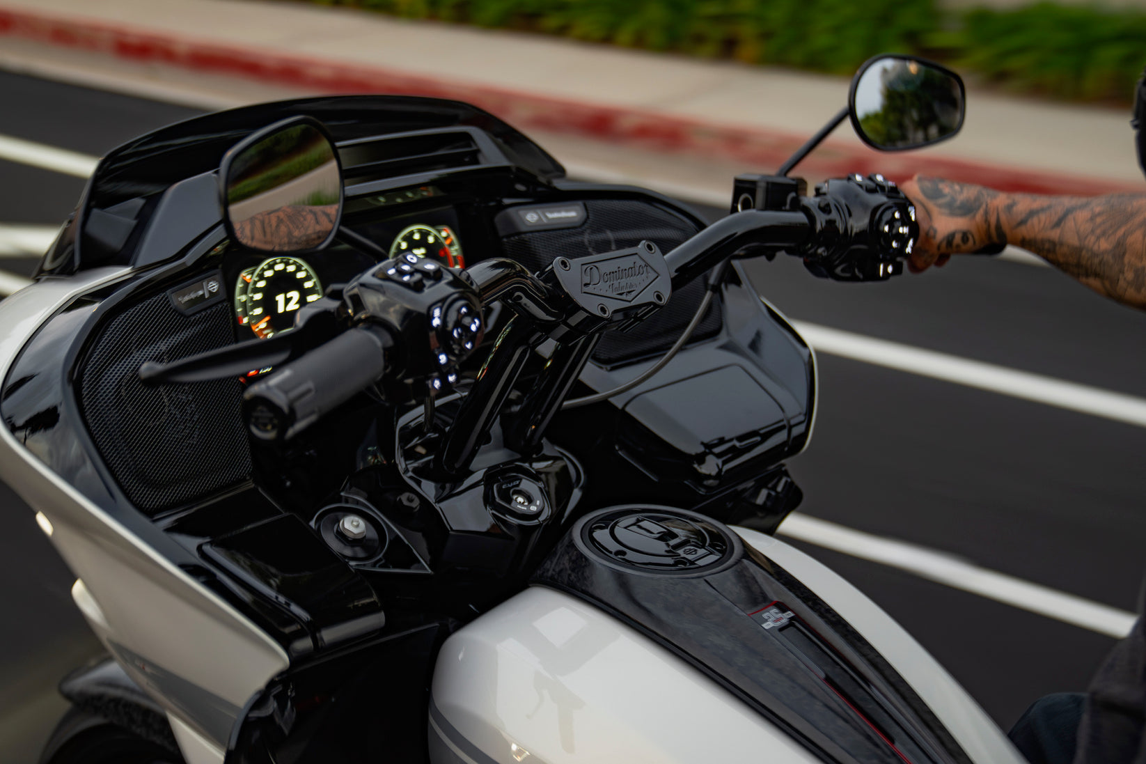 Pullback Riser & 1 1/4" Low Bend Moto Bar Combination for 2023 CVO & 2 ...