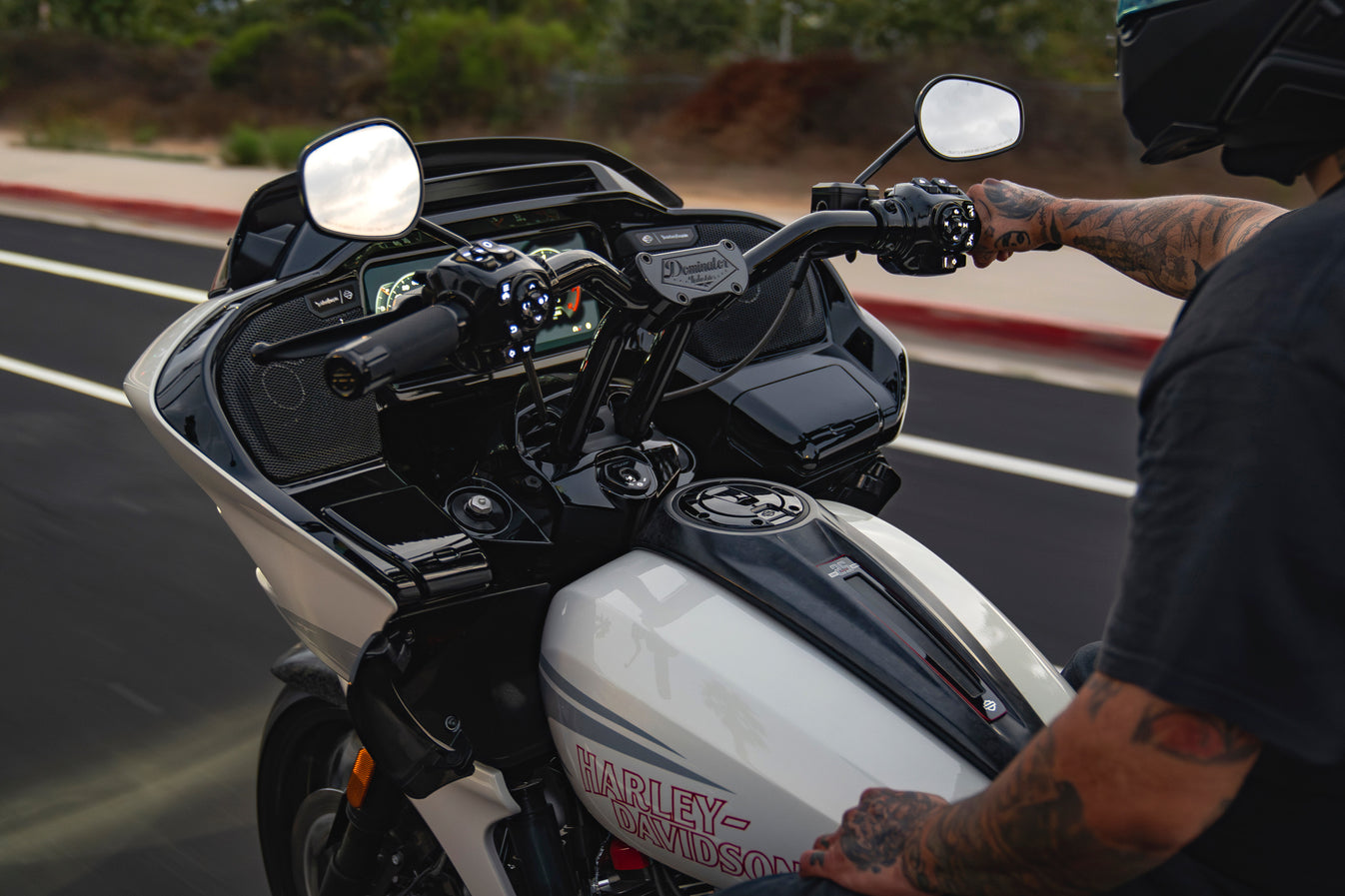 Pullback Riser & 1 1/4" Low Bend Moto Bar Combination for 2023 CVO & 2 ...